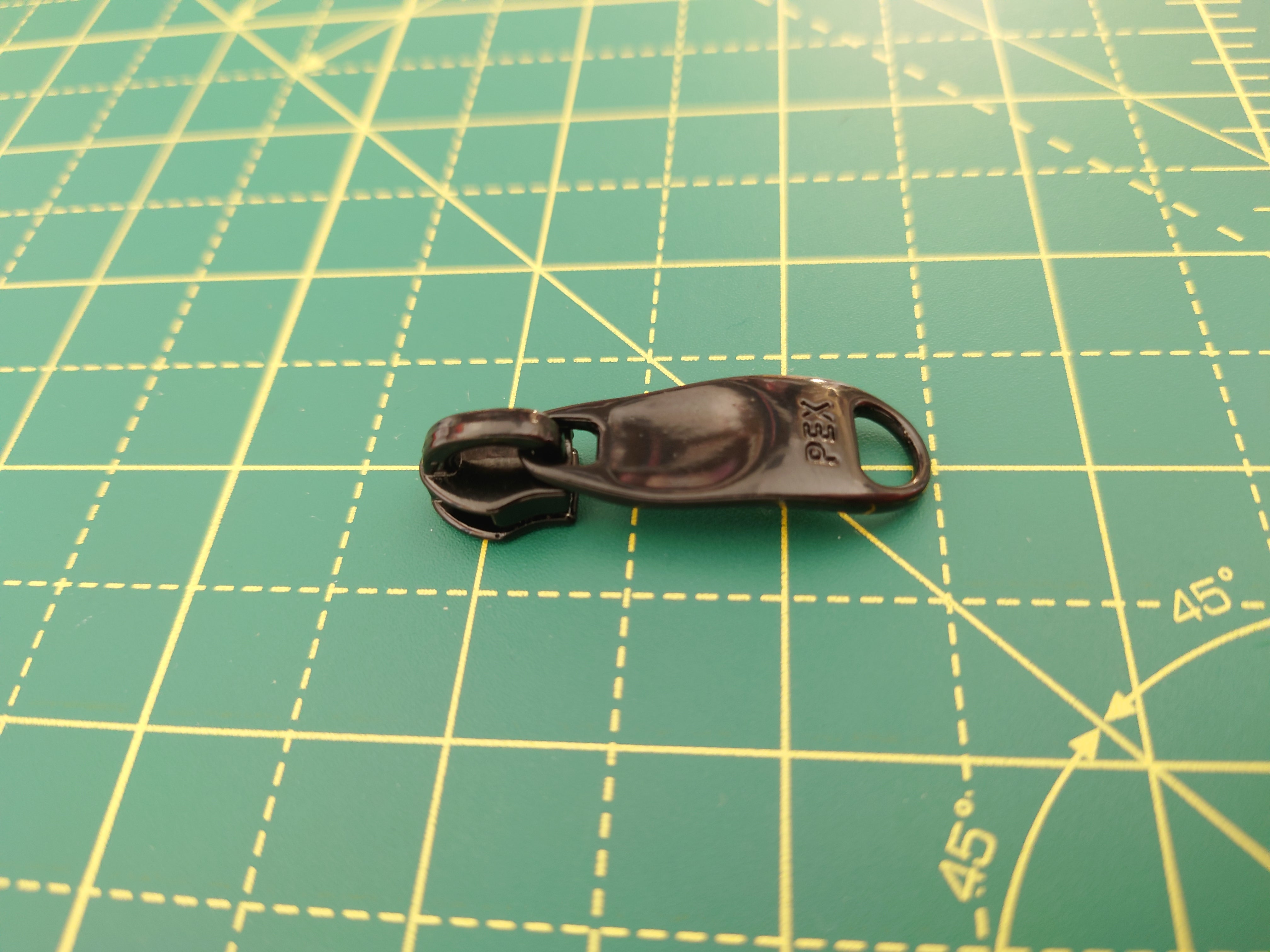 Easy Grip Black #5 zip slider – Oh Sew Good Fabrics